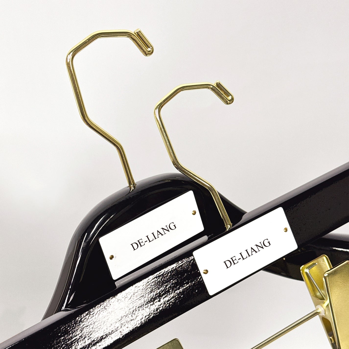 Black Wooden Hanger, Coat Men Woman Strong Glossy Black Cloth Clip Pan ...